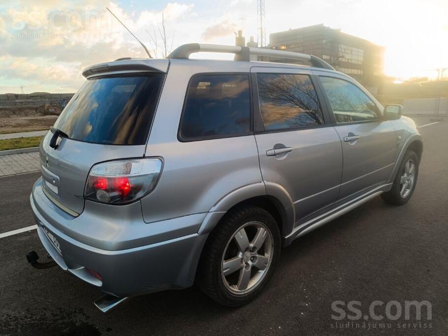 Mitsubishi Outlander 2007 Liepāja, ar dzinēja tilpumu 2.40 L un nobraukumu 372 tūkst. km par 1390 €, foto 9 vietnē AUTOMOTO.COM.LV
