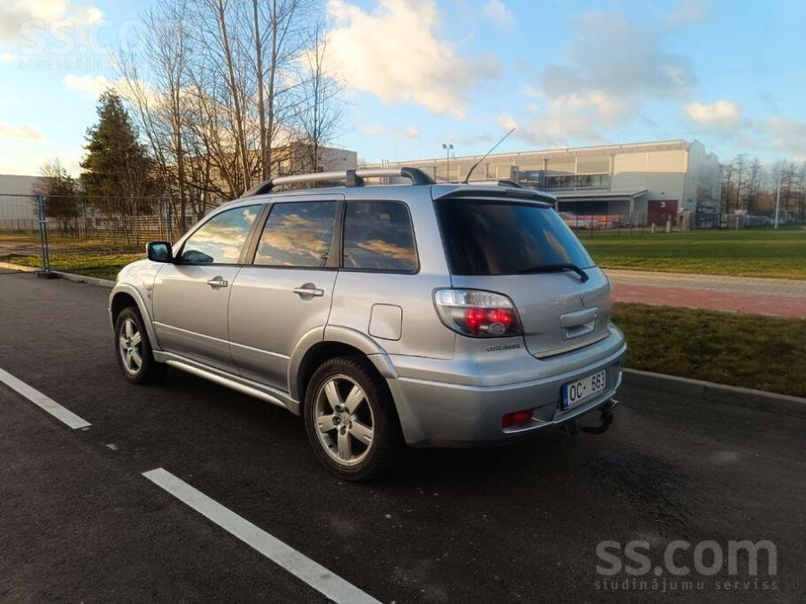 Mitsubishi Outlander 2007 Liepāja, ar dzinēja tilpumu 2.40 L un nobraukumu 372 tūkst. km par 1390 €, foto 10 vietnē AUTOMOTO.COM.LV
