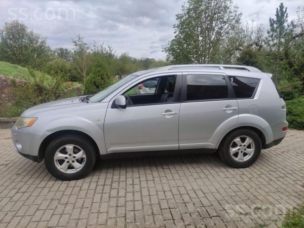 Mitsubishi Outlander 2007 in Tukums, with an engine capacity of 2.00 L and mileage of 402 thousand km for 1600 €, photo 4 on AUTOMOTO.COM.LV