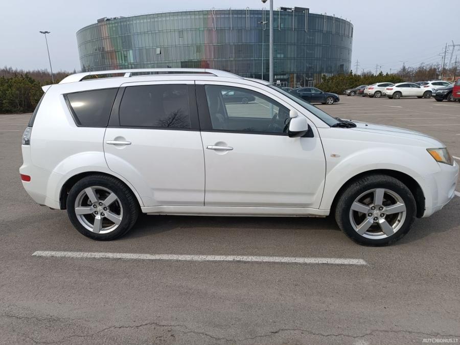 Mitsubishi Outlander 2007 Šauļi, ar dzinēja tilpumu 3.00 L un nobraukumu 190 tūkst. km par 4000 €, foto 3 vietnē AUTOMOTO.COM.LV