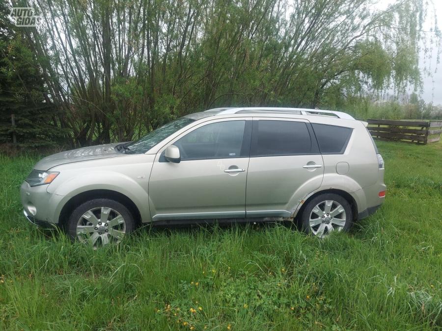 Mitsubishi Outlander 2007 in Kaisiadorys, with an engine capacity of 2.00 L and mileage of 371 thousand km for 1000 €, photo 10 on AUTOMOTO.COM.LV