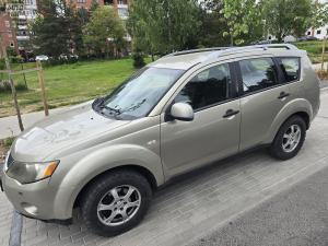 Mitsubishi Outlander 2007 in Vilnius, with an engine capacity of 2.40 L and mileage of 250 thousand km for 2500 €, photo 3 on AUTOMOTO.COM.LV