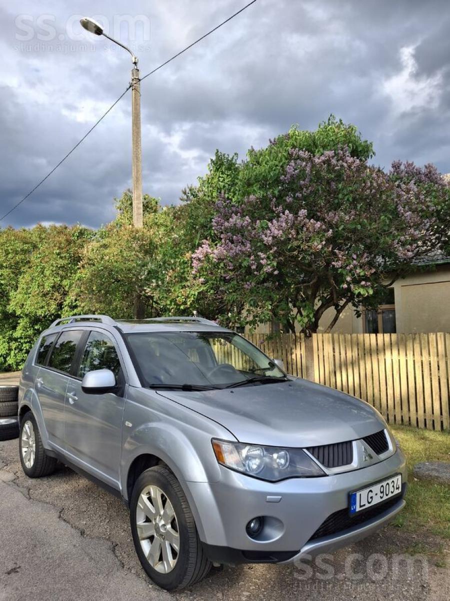 Mitsubishi Outlander 2007 in Riga, with an engine capacity of 2.20 L and mileage of 342 thousand km for 3400 €, photo 1 on AUTOMOTO.COM.LV