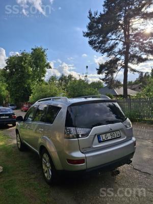 Mitsubishi Outlander 2007 in Riga, with an engine capacity of 2.20 L and mileage of 342 thousand km for 3400 €, photo 7 on AUTOMOTO.COM.LV