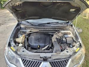 Mitsubishi Outlander 2007 in Riga, with an engine capacity of 2.20 L and mileage of 342 thousand km for 3400 €, photo 9 on AUTOMOTO.COM.LV