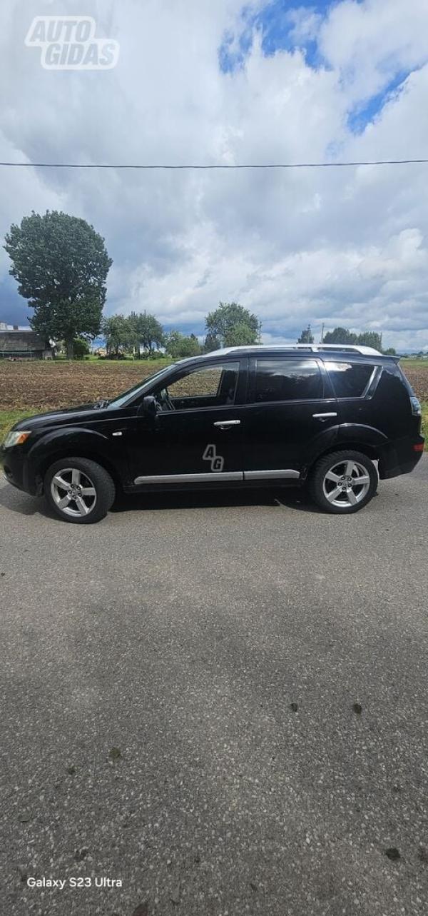 Mitsubishi Outlander 2007 in Vilnius, with an engine capacity of 2.00 L and mileage of 425 thousand km for 2700 €, photo 3 on AUTOMOTO.COM.LV