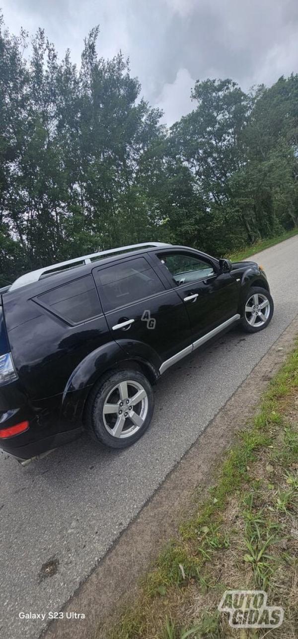Mitsubishi Outlander 2007 in Vilnius, with an engine capacity of 2.00 L and mileage of 425 thousand km for 2700 €, photo 4 on AUTOMOTO.COM.LV