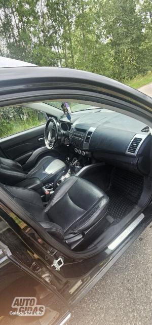 Mitsubishi Outlander 2007 in Vilnius, with an engine capacity of 2.00 L and mileage of 425 thousand km for 2700 €, photo 6 on AUTOMOTO.COM.LV