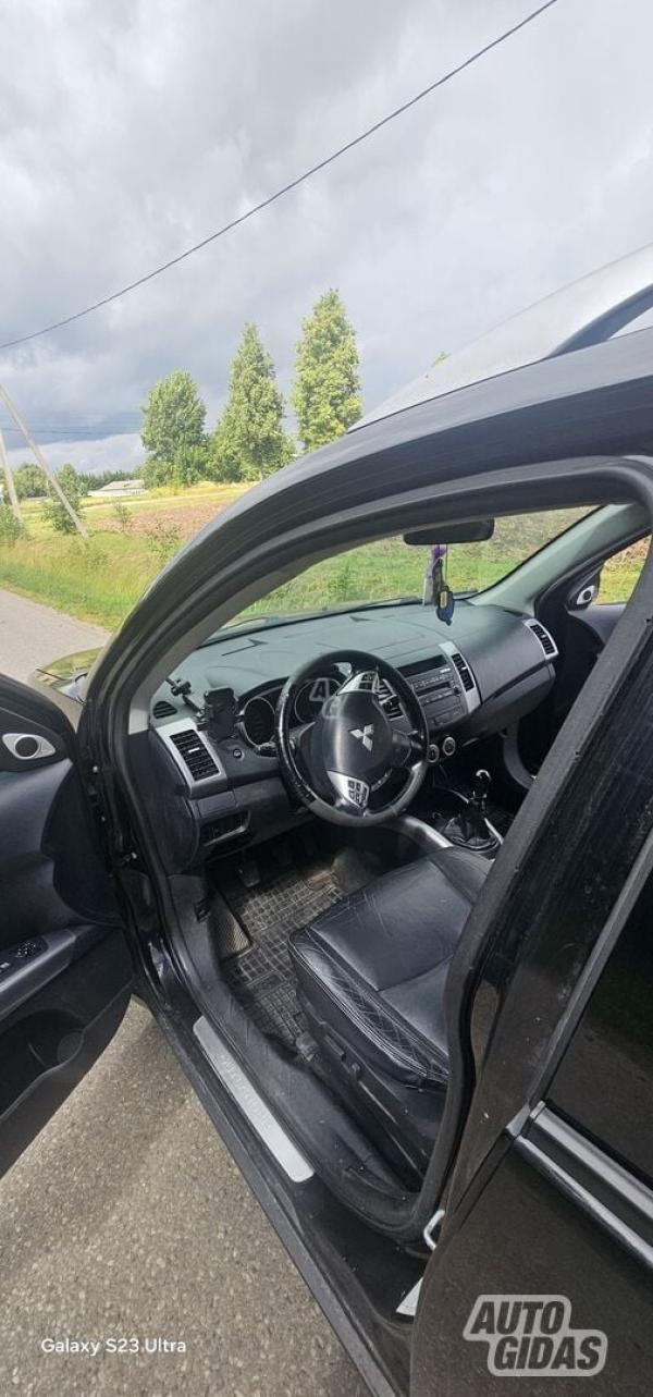 Mitsubishi Outlander 2007 in Vilnius, with an engine capacity of 2.00 L and mileage of 425 thousand km for 2700 €, photo 7 on AUTOMOTO.COM.LV