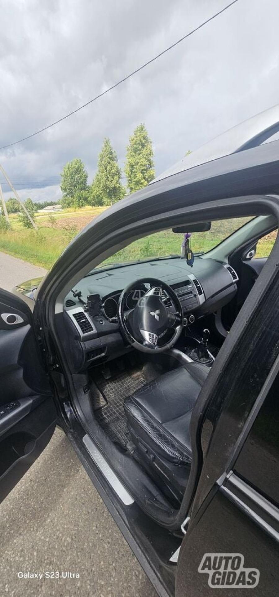 Mitsubishi Outlander 2007 in Vilnius, with an engine capacity of 2.00 L and mileage of 425 thousand km for 2700 €, photo 8 on AUTOMOTO.COM.LV