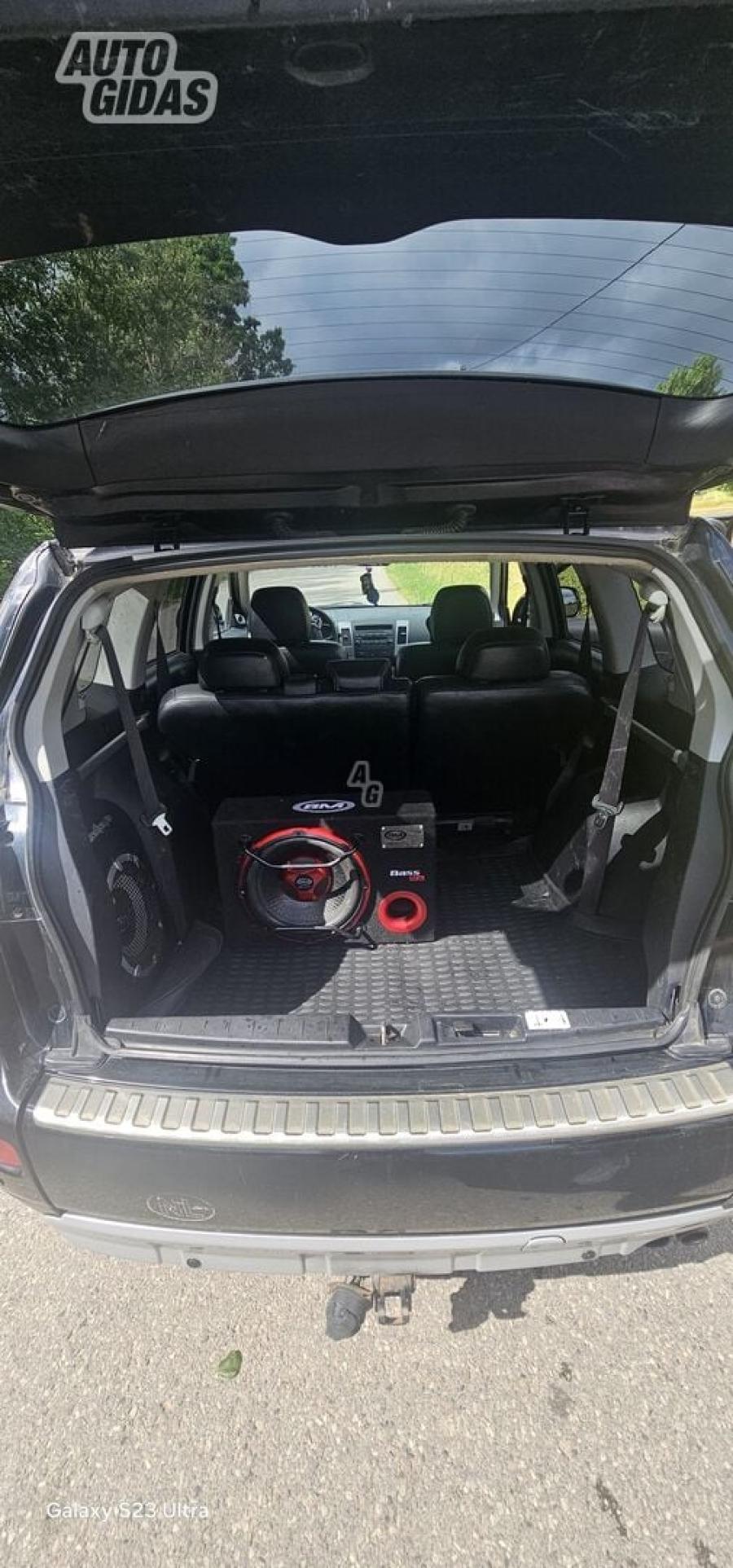 Mitsubishi Outlander 2007 in Vilnius, with an engine capacity of 2.00 L and mileage of 425 thousand km for 2700 €, photo 10 on AUTOMOTO.COM.LV