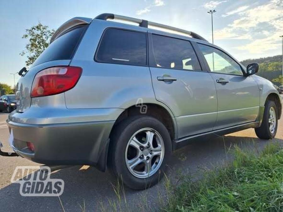 Mitsubishi Outlander 2007 in Vilnius, with an engine capacity of 2.00 L and mileage of 169 thousand km for 2300 €, photo 3 on AUTOMOTO.COM.LV
