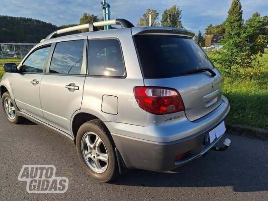 Mitsubishi Outlander 2007 in Vilnius, with an engine capacity of 2.00 L and mileage of 169 thousand km for 2300 €, photo 4 on AUTOMOTO.COM.LV