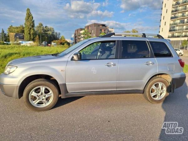 Mitsubishi Outlander 2007 in Vilnius, with an engine capacity of 2.00 L and mileage of 169 thousand km for 2300 €, photo 10 on AUTOMOTO.COM.LV