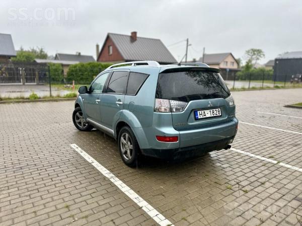 Mitsubishi Outlander 2008 in Jelgava, with an engine capacity of 2.00 L and mileage of 200 thousand km for 3200 €, photo 8 on AUTOMOTO.COM.LV