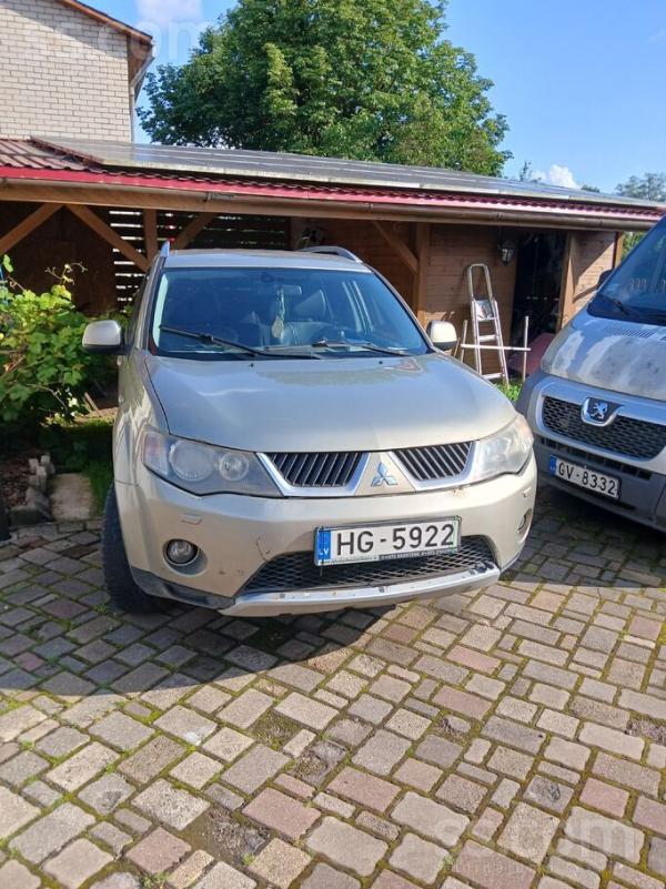Mitsubishi Outlander 2008 Ogre, ar dzinēja tilpumu 2.00 L un nobraukumu 500 tūkst. km par 2000 €, foto 1 vietnē AUTOMOTO.COM.LV