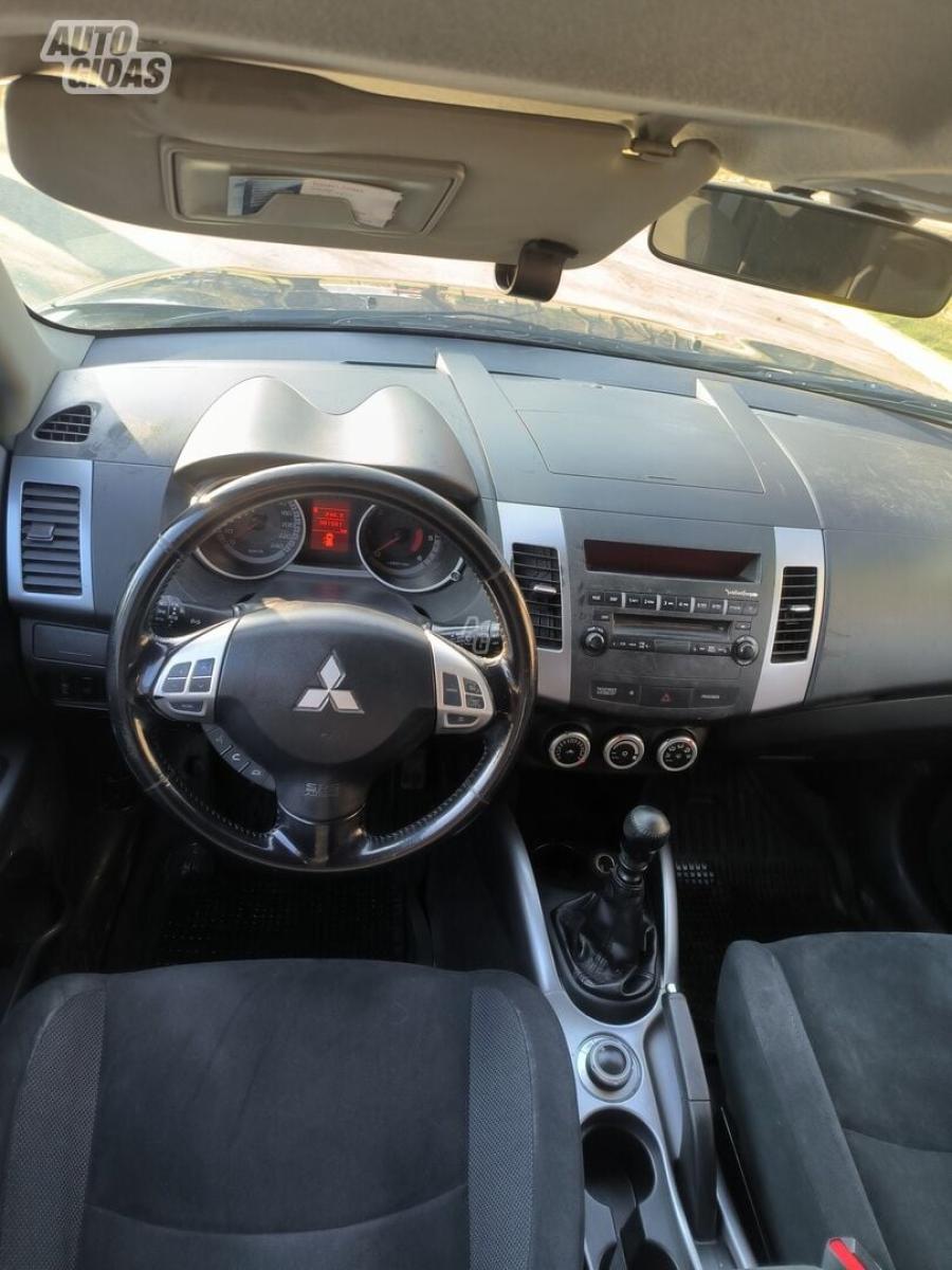 Mitsubishi Outlander 2008 Kauņa, ar dzinēja tilpumu 2.00 L un nobraukumu 350 tūkst. km par 1650 €, foto 6 vietnē AUTOMOTO.COM.LV
