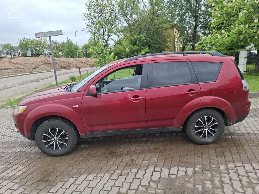 Mitsubishi Outlander 2008 in Vilnius, with an engine capacity of 2.40 L and mileage of 272 thousand km for 1999 €, photo 1 on AUTOMOTO.COM.LV
