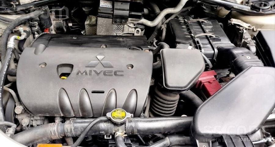Mitsubishi Outlander 2008 Rīga, ar dzinēja tilpumu 2.40 L un nobraukumu 333 tūkst. km par 3150 €, foto 26 vietnē AUTOMOTO.COM.LV
