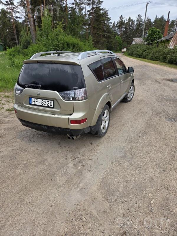 Mitsubishi Outlander 2008 Gulbene, ar dzinēja tilpumu 2.00 L un nobraukumu 339 tūkst. km par 2400 €, foto 3 vietnē AUTOMOTO.COM.LV