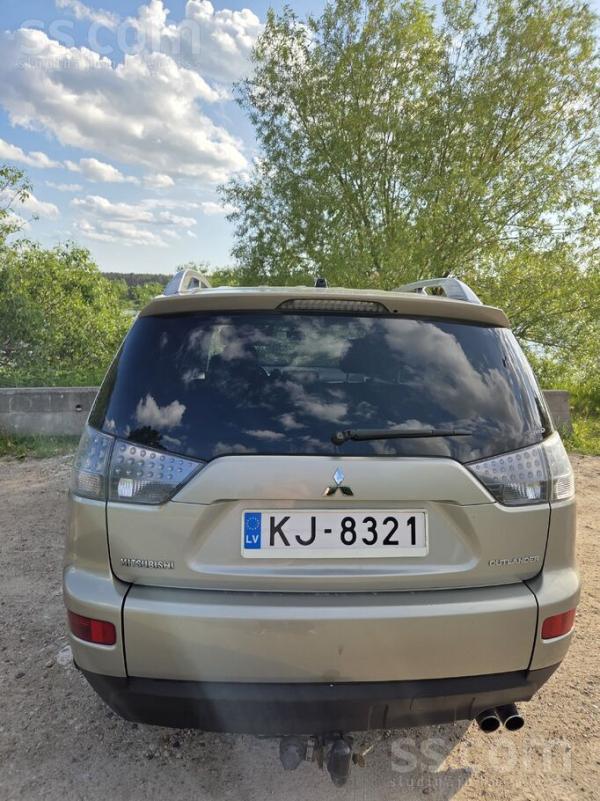 Mitsubishi Outlander 2008 Rīga, ar dzinēja tilpumu 2.00 L un nobraukumu 280 tūkst. km par 2750 €, foto 4 vietnē AUTOMOTO.COM.LV
