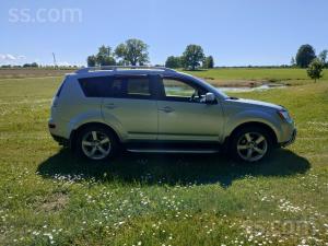 Mitsubishi Outlander 2008 Valmiera, ar dzinēja tilpumu 2.40 L un nobraukumu 238 tūkst. km par 3000 €, foto  vietnē AUTOMOTO.COM.LV