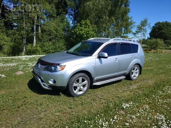 Mitsubishi Outlander 2008 in Valmiera, with an engine capacity of 2.40 L and mileage of 238 thousand km for 2500 €, photo 4 on AUTOMOTO.COM.LV