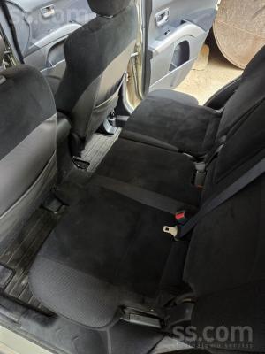Mitsubishi Outlander 2008 in Gulbene, with an engine capacity of 2.00 L and mileage of 339 thousand km for 2200 €, photo 6 on AUTOMOTO.COM.LV
