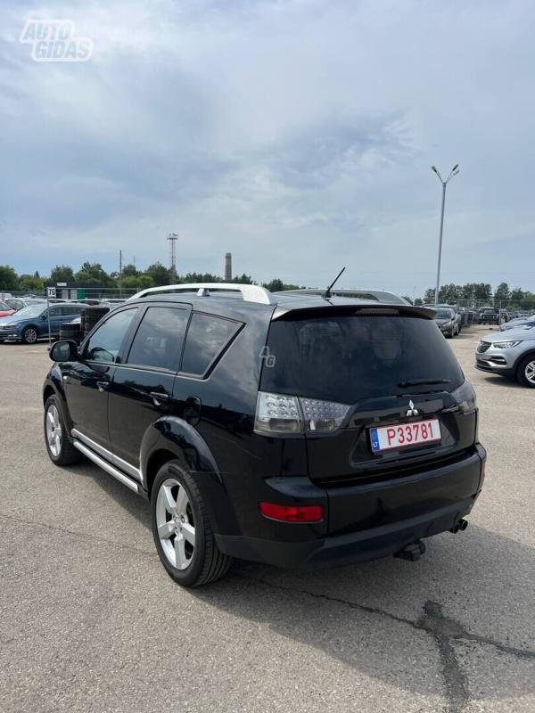 Mitsubishi Outlander 2008 in Marijampole, with an engine capacity of 2.00 L and mileage of 305 thousand km for 3300 €, photo 4 on AUTOMOTO.COM.LV