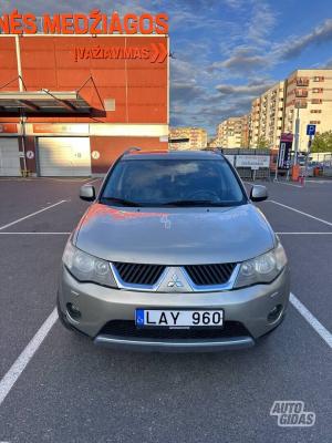 Mitsubishi Outlander 2008 Viļņa, ar dzinēja tilpumu 2.40 L un nobraukumu 275 tūkst. km par 3200 €, foto  vietnē AUTOMOTO.COM.LV