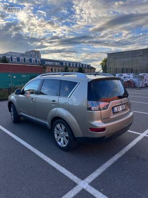 Mitsubishi Outlander 2008 Viļņa, ar dzinēja tilpumu 2.40 L un nobraukumu 275 tūkst. km par 3200 €, foto 10 vietnē AUTOMOTO.COM.LV