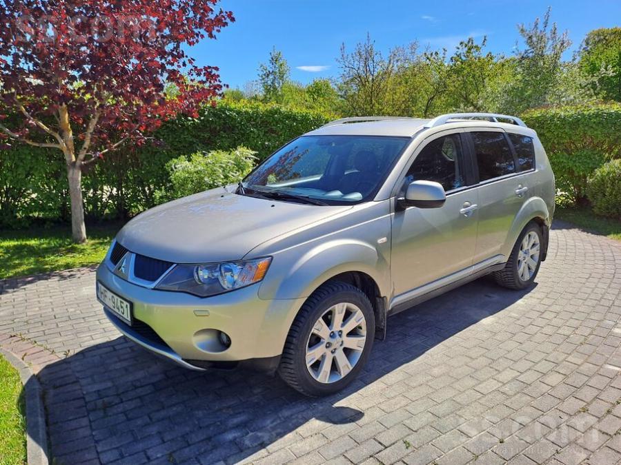 Mitsubishi Outlander 2008 in Riga, with an engine capacity of 2.00 L and mileage of 174 thousand km for 3999 €, photo 1 on AUTOMOTO.COM.LV