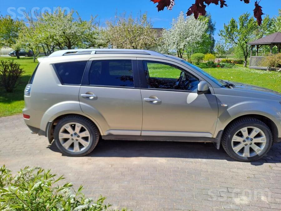 Mitsubishi Outlander 2008 in Riga, with an engine capacity of 2.00 L and mileage of 174 thousand km for 3999 €, photo 5 on AUTOMOTO.COM.LV