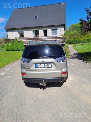 Mitsubishi Outlander 2008 in Riga, with an engine capacity of 2.00 L and mileage of 174 thousand km for 3999 €, photo 7 on AUTOMOTO.COM.LV