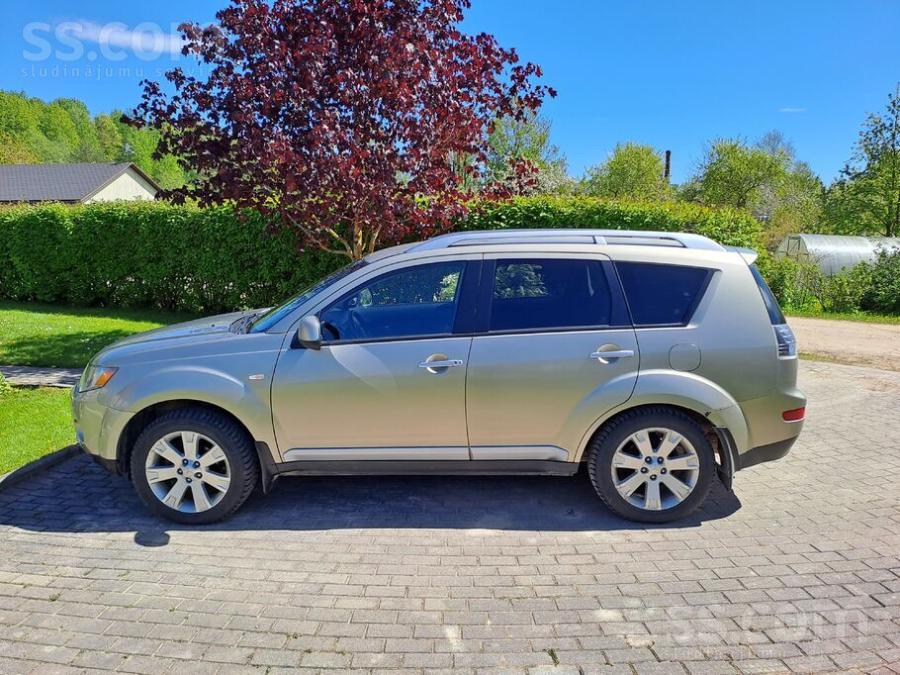 Mitsubishi Outlander 2008 in Riga, with an engine capacity of 2.00 L and mileage of 174 thousand km for 3999 €, photo 9 on AUTOMOTO.COM.LV