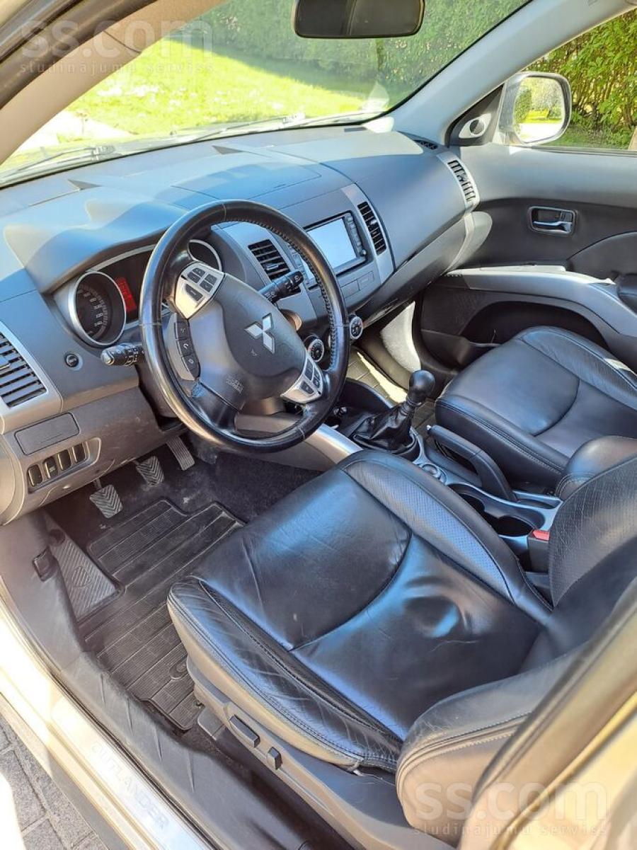 Mitsubishi Outlander 2008 in Riga, with an engine capacity of 2.00 L and mileage of 174 thousand km for 3999 €, photo 11 on AUTOMOTO.COM.LV