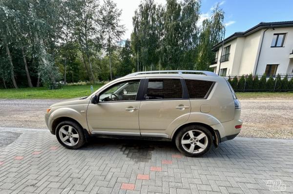 Мицубиси Аутлендер 2008 в Паланга на AUTOMOTO.COM.LV Мицубиси Аутлендер 2008 в Паланга, объемом двигателя 2.40 л и пробегом 340 тыс. км за 1500 €, фото 5 на AUTOMOTO.COM.LV