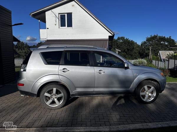 Mitsubishi Outlander 2008 in Kaunas, with an engine capacity of 2.00 L and mileage of 264 thousand km for 2700 €, photo 3 on AUTOMOTO.COM.LV