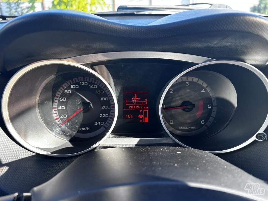 Mitsubishi Outlander 2008 Kauņa, ar dzinēja tilpumu 2.00 L un nobraukumu 264 tūkst. km par 2700 €, foto 7 vietnē AUTOMOTO.COM.LV