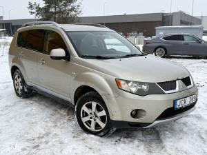 Mitsubishi Outlander 2009 in Vilnius, with an engine capacity of 2.00 L and mileage of 340 thousand km for 2950 €, photo  on AUTOMOTO.COM.LV