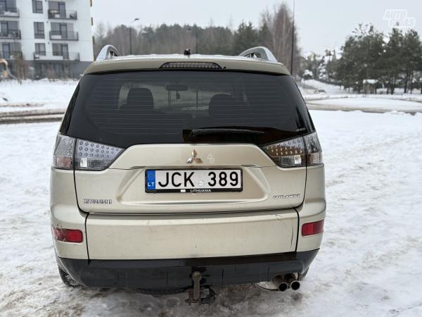 Mitsubishi Outlander 2009 Viļņa, ar dzinēja tilpumu 2.00 L un nobraukumu 340 tūkst. km par 2950 €, foto 4 vietnē AUTOMOTO.COM.LV