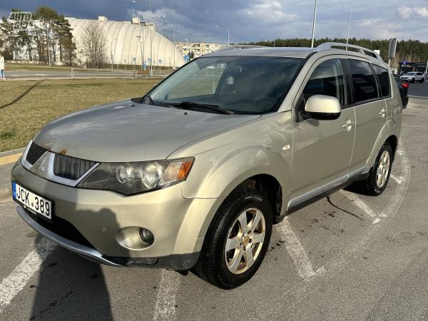Mitsubishi Outlander 2009 in Vilnius, with an engine capacity of 2.00 L and mileage of 360 thousand km for 2499 €, photo 2 on AUTOMOTO.COM.LV