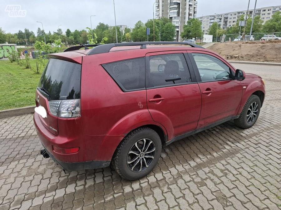 Mitsubishi Outlander 2009 in Vilnius, with an engine capacity of 2.40 L and mileage of 250 thousand km for 1850 €, photo 4 on AUTOMOTO.COM.LV