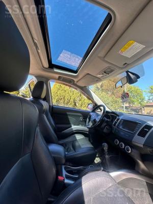 Mitsubishi Outlander 2009 Liepāja, ar dzinēja tilpumu 2.20 L un nobraukumu 240 tūkst. km par 5500 €, foto 5 vietnē AUTOMOTO.COM.LV