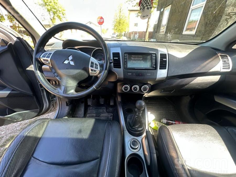 Mitsubishi Outlander 2009 Liepāja, ar dzinēja tilpumu 2.20 L un nobraukumu 240 tūkst. km par 5500 €, foto 7 vietnē AUTOMOTO.COM.LV