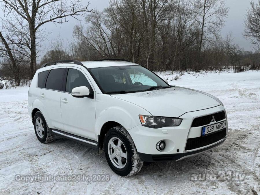 Mitsubishi Outlander 2010 Narva, ar dzinēja tilpumu 2.40 L un nobraukumu 300 tūkst. km par 3990 €, foto 2 vietnē AUTOMOTO.COM.LV