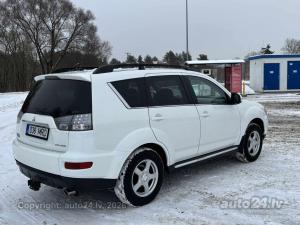 Mitsubishi Outlander 2010 Narva, ar dzinēja tilpumu 2.40 L un nobraukumu 300 tūkst. km par 3990 €, foto 3 vietnē AUTOMOTO.COM.LV