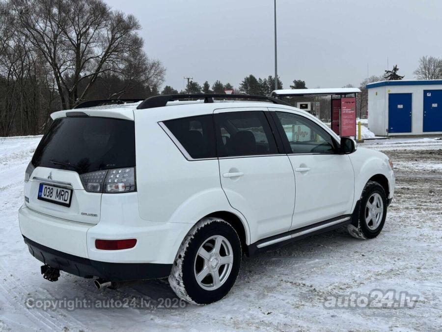 Mitsubishi Outlander 2010 Narva, ar dzinēja tilpumu 2.40 L un nobraukumu 300 tūkst. km par 3990 €, foto 3 vietnē AUTOMOTO.COM.LV