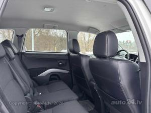 Mitsubishi Outlander 2010 Narva, ar dzinēja tilpumu 2.40 L un nobraukumu 300 tūkst. km par 3990 €, foto 6 vietnē AUTOMOTO.COM.LV