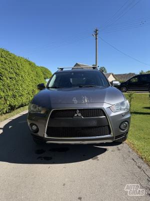 Mitsubishi Outlander 2010 Pasvalys, ar dzinēja tilpumu 2.00 L un nobraukumu 200 tūkst. km par 3100 €, foto 4 vietnē AUTOMOTO.COM.LV